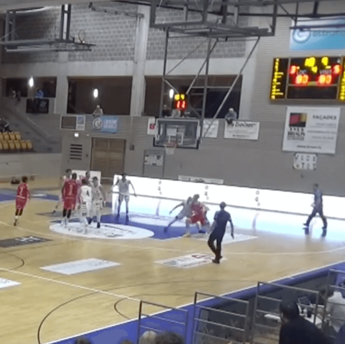 Karrington Ward comes up with the game-saving Block - Fédération ...