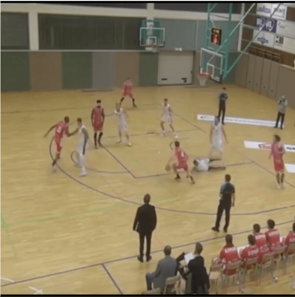 Philippe Arendt sends JACKSON-CARTWRIGHT Miles to the floor and scores ...