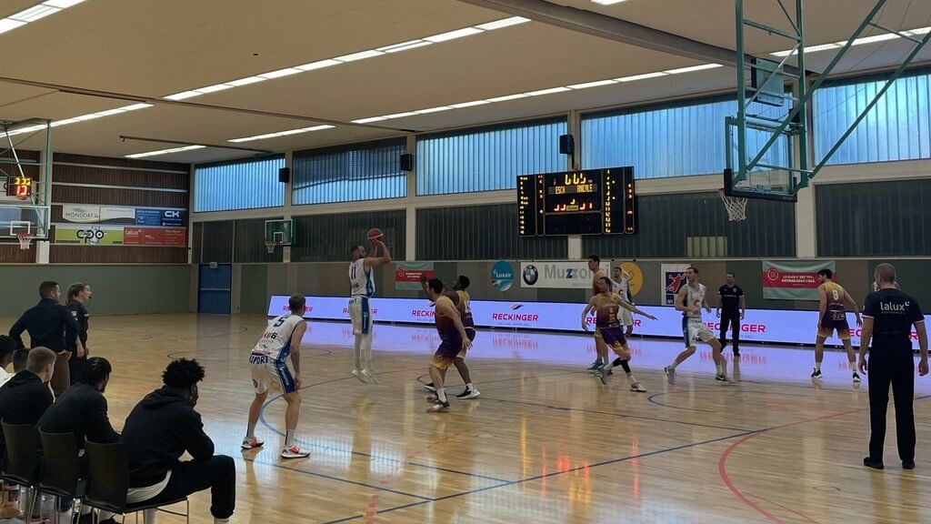 Buzzer beater: Bob Melcher wins the game for Amicale (video ...