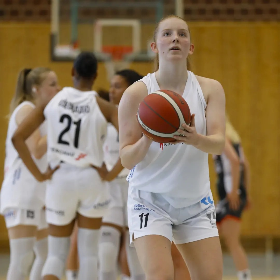 Magaly Meynadier wins cup game against Laurie Irthum - Fédération ...